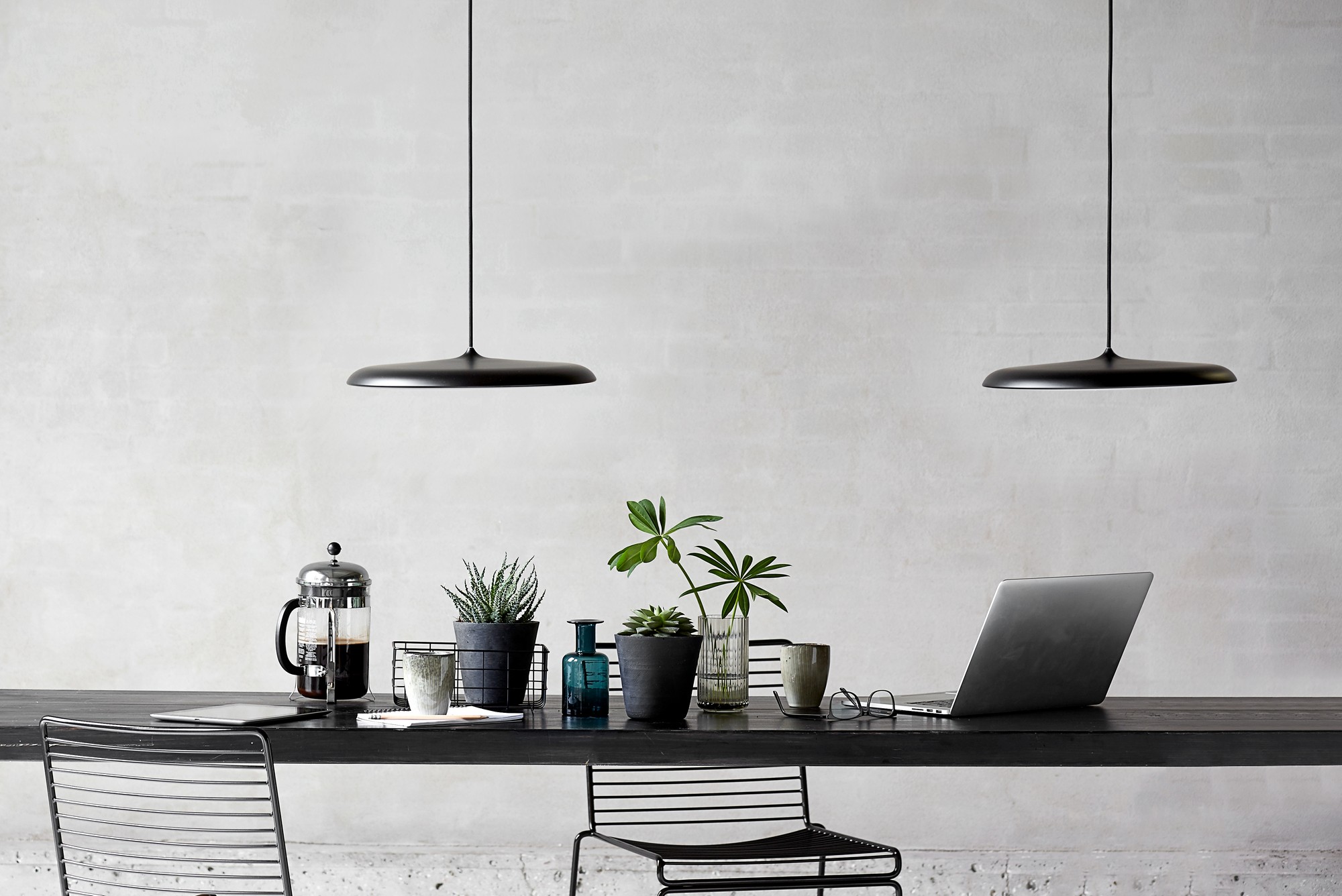 Artist 40 | Pendant | Black