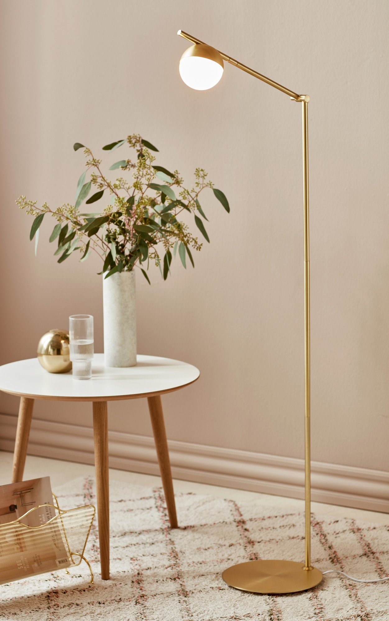 Contina | Floor lamp | Brass