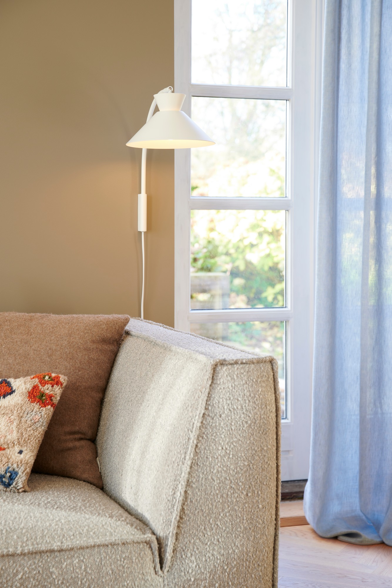 Dial | Wall light | White