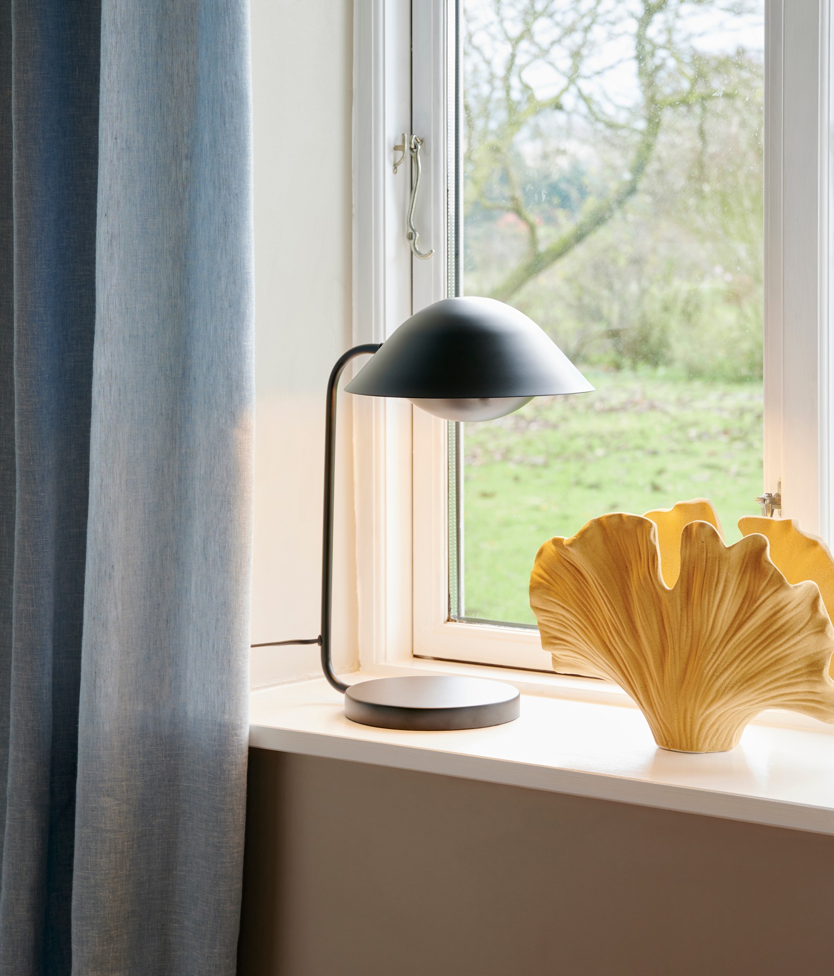 Freya | Table lamp | Black