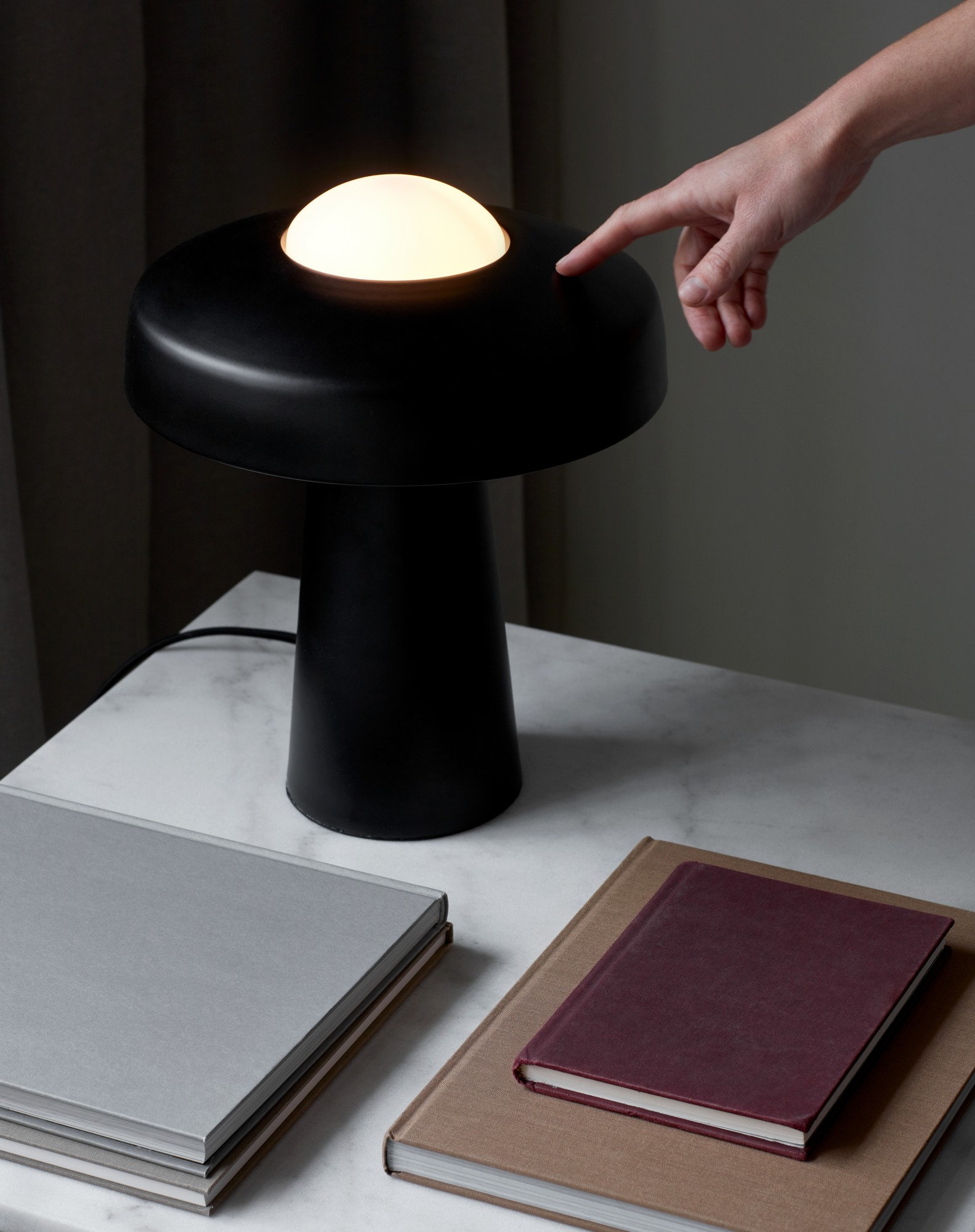 Time | Table lamp | Black